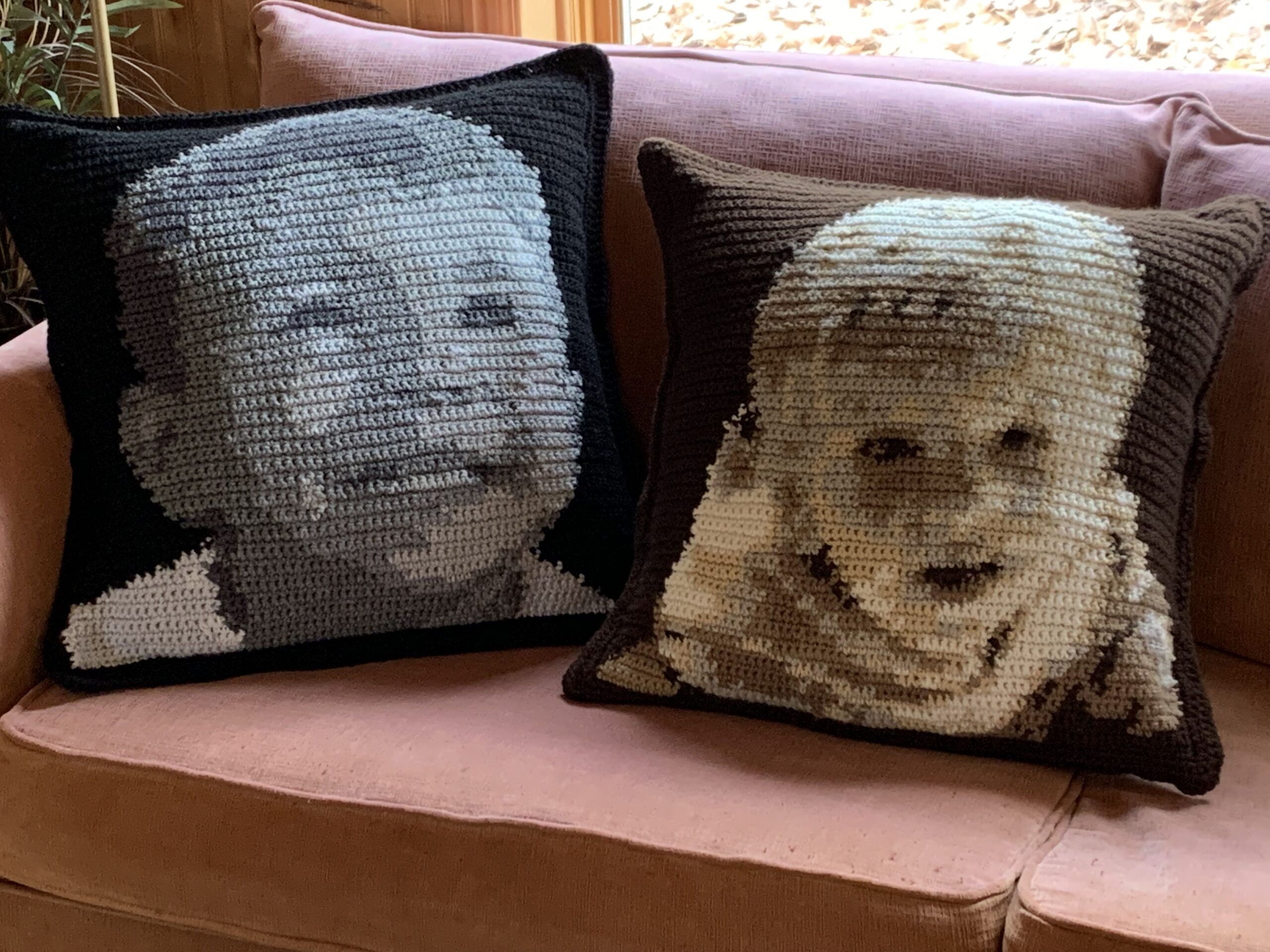 Portrait Pillow Graphghans – Freese-Works